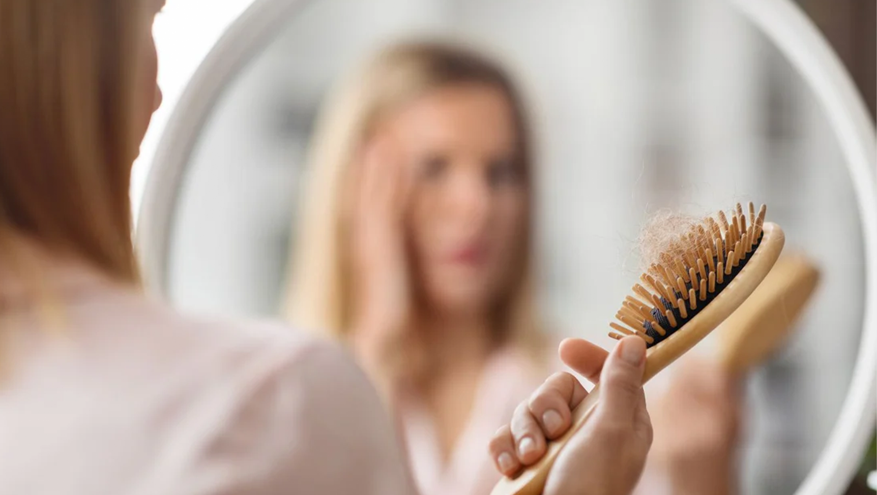 تأثیر تغییرات فصلی بر سلامت مو و راه‌های مراقبت از آن - فروشگاه آباناشاپ